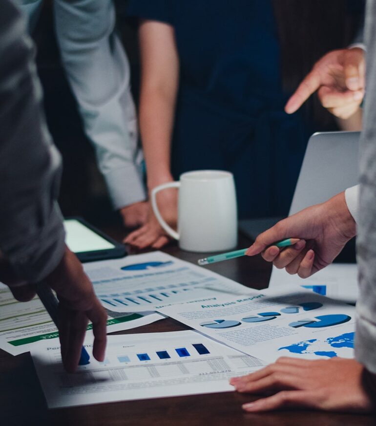 About Us Dark - Miami Trading School