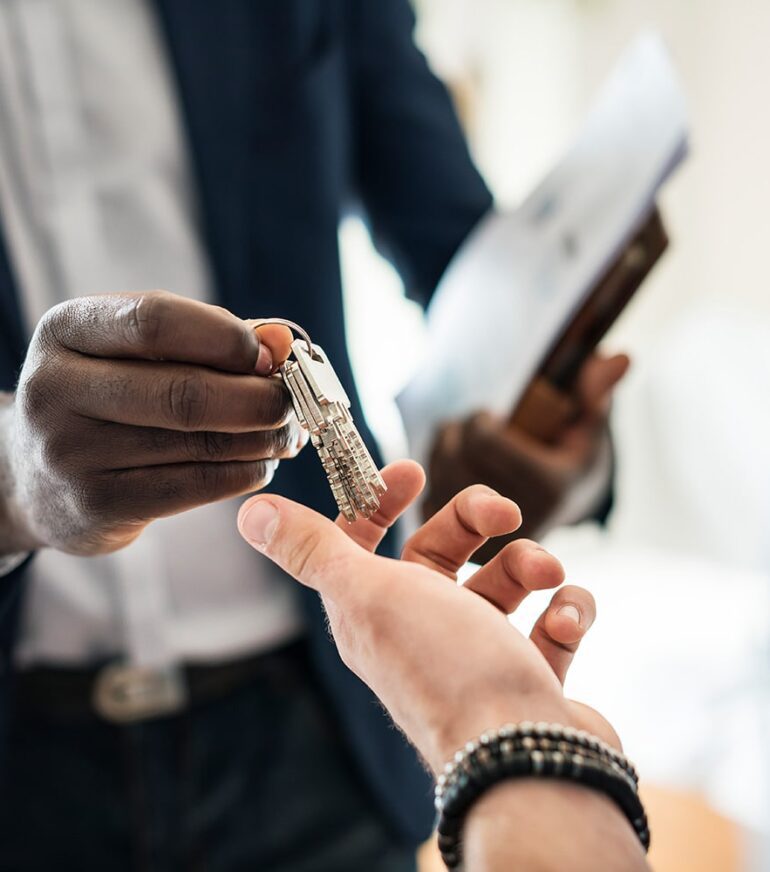 About Us Dark - Miami Trading School